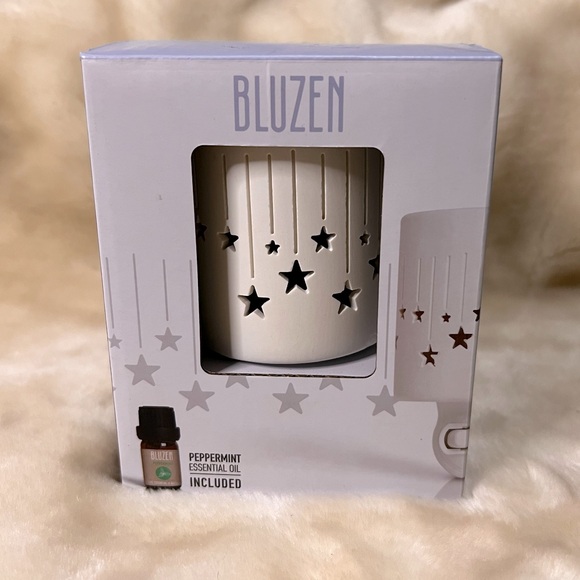 Bluzen | Accents | Bluzen Ceramic Star Oil Warmer Plug In W 5ml ...